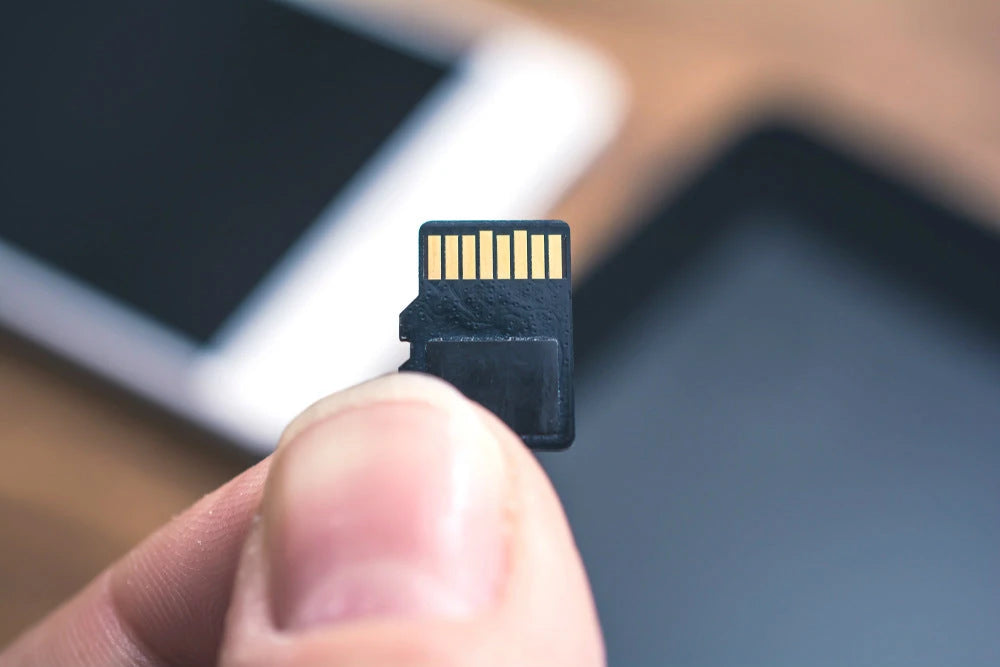Does the Galaxy S21 Ultra have expandable memory (SD Card Slot)?